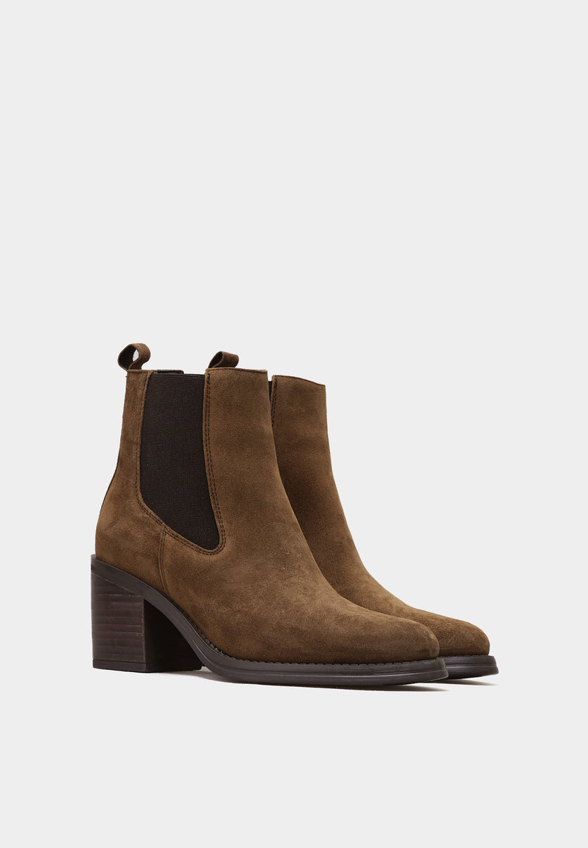 Leyna 2394 Chelsea Boots Tan Suede (46) – Schuberts Footwear